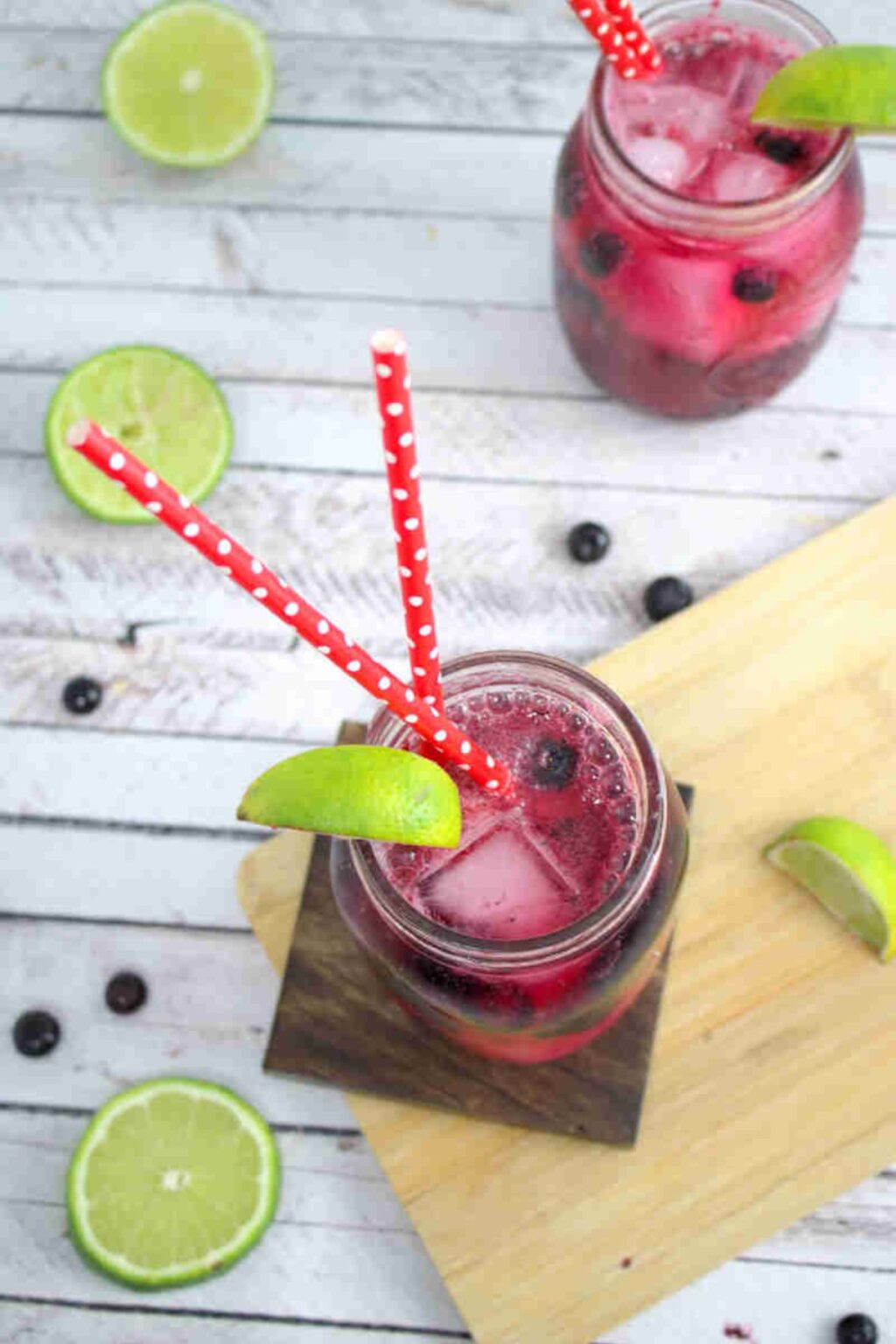 Sparkling Blueberry Ginger Mocktail - Fit as a Mama Bear